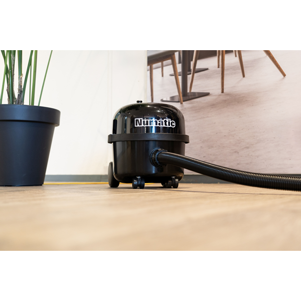 Numatic NVR-160 Stofzuiger Zwart + GRATIS parketmond – schoonmaakmagazijn